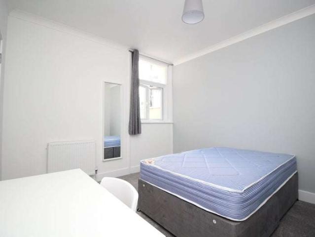1 Bedroom House