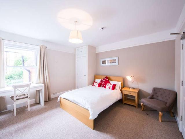 1 Bedroom House