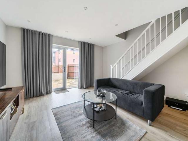 1 Bedroom House