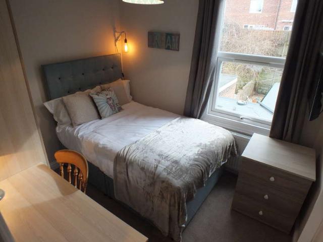 1 Bedroom House
