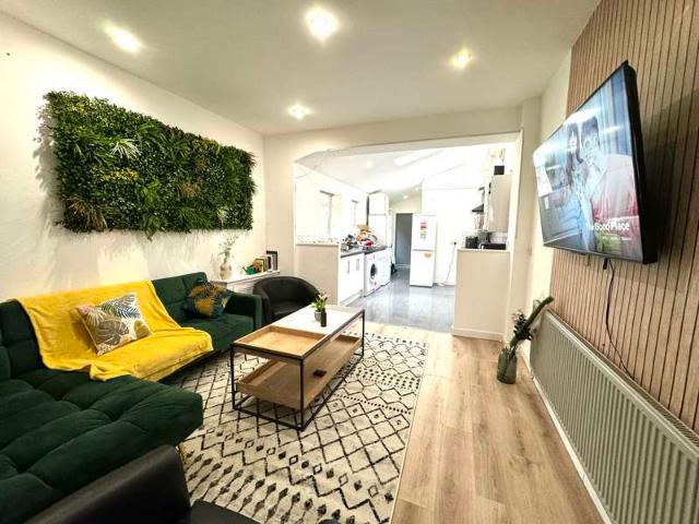 1 Bedroom House