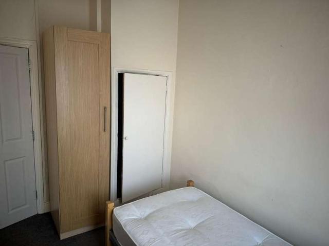 1 Bedroom House