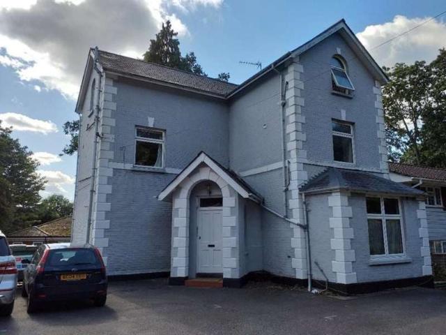 1 Bedroom House