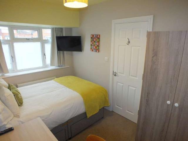 1 Bedroom House