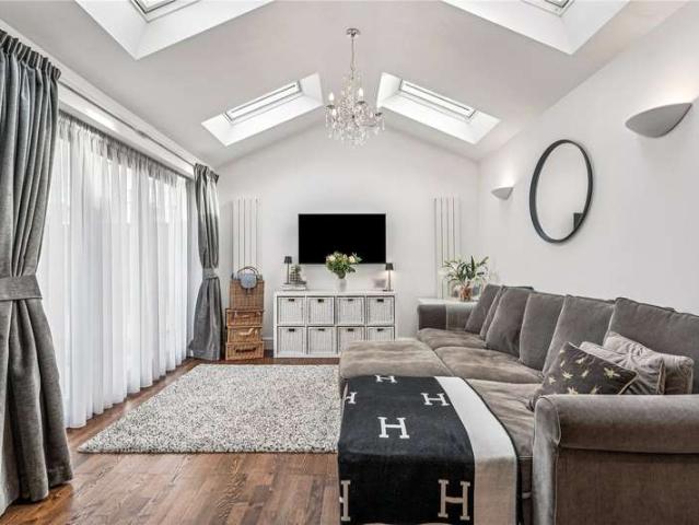 1 Bedroom House