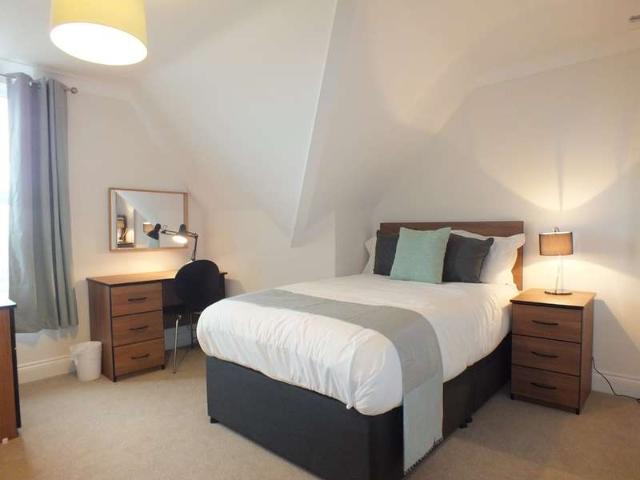 1 Bedroom House