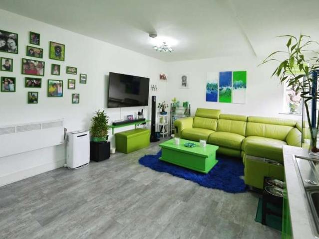 1 Bedroom House