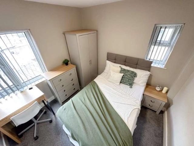 1 Bedroom House