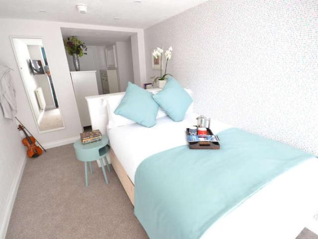 1 Bedroom House