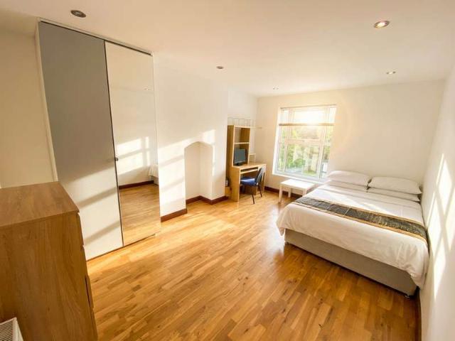 1 Bedroom House