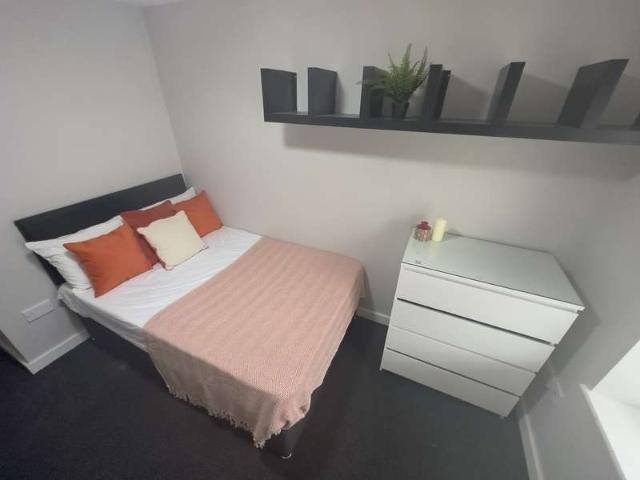 1 Bedroom House
