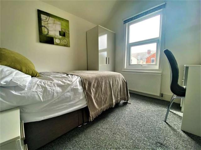 1 Bedroom House