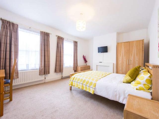 1 Bedroom House