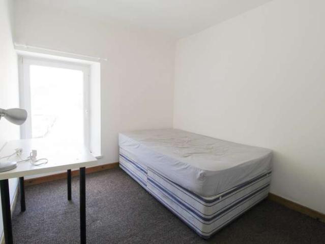 1 Bedroom House
