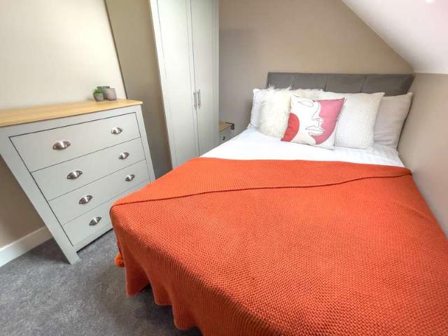 1 Bedroom House
