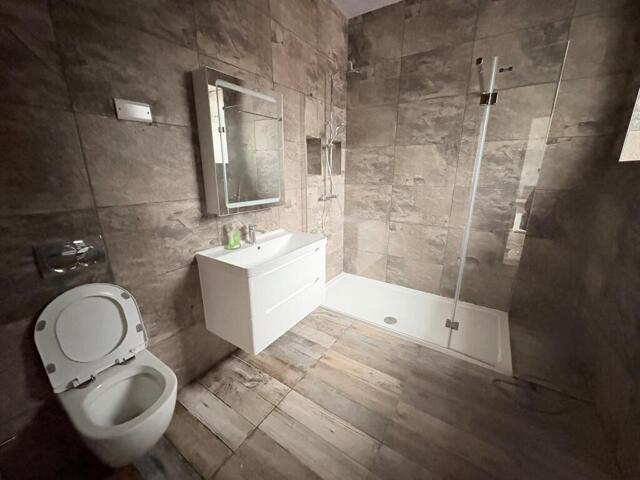 1 Bedroom House Cannock Staffordshire LS99835844