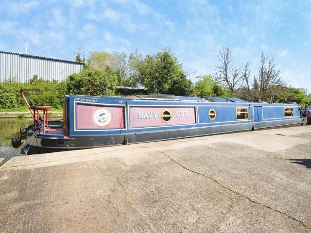 1 bedroom house boat for sale