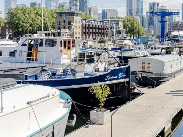 1 bedroom house boat for sale
