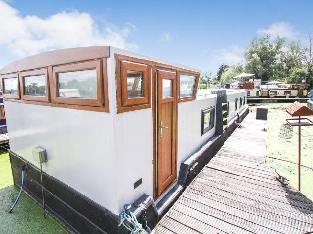 1 bedroom house boat for sale