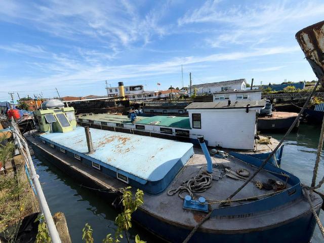 1 bedroom house boat for sale