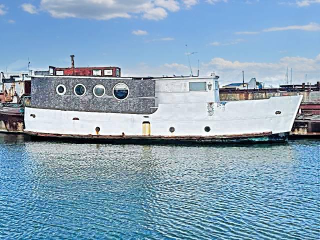 1 bedroom house boat for sale