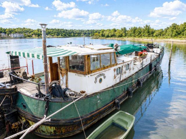 1 bedroom house boat for sale