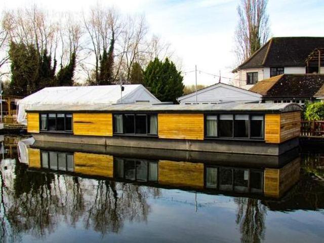1 Bedroom House Boat For Sale In Cowley