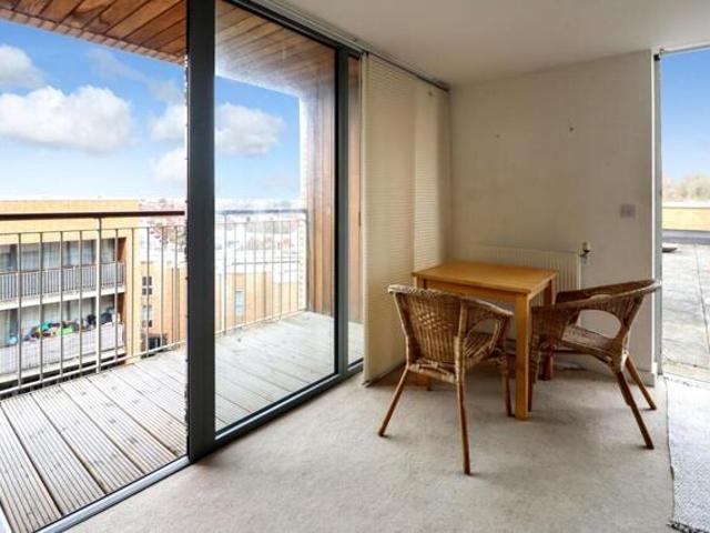 1 Bedroom House Bromley Greater London 89044341