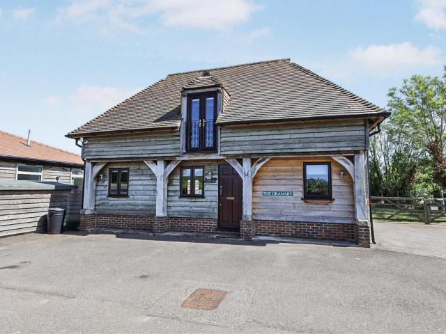 1 Bedroom House Detached To Let
