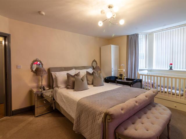 1 Bedroom House for rent at Brudenell Road, Hyde Park, Leeds