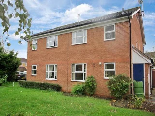 1 bedroom house for rent in 28 Larkspur Drive Evesham Worcestershire WR11