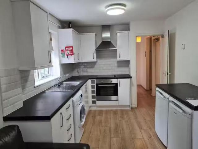 1 bedroom house for rent in 28 Newmarket Road, Cambridge, CB5