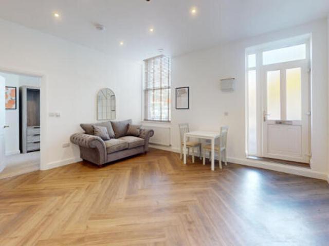 1 bedroom house for rent in Castle Boulevard, Nottingham, NG7