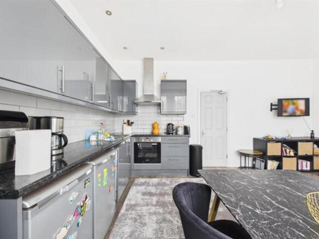 1 bedroom house for rent in Cedar Road, London, N17