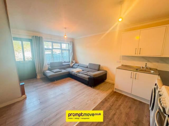 1 bedroom house for rent in Chiltern Gardens Luton LU4 9RL, LU4
