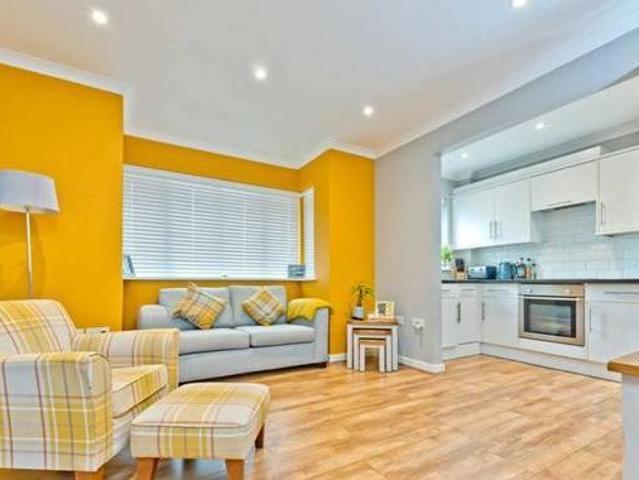 1 bedroom house for rent in Cunliffe Road Stoneleigh KT19 0RN KT19