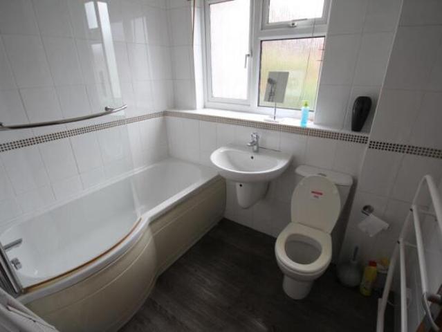 1 bedroom house for rent in Aldenham Drive, Uxbridge, UB8