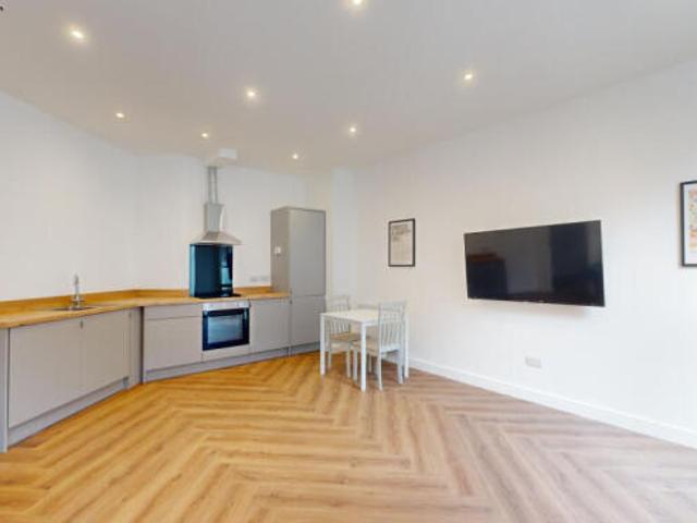 1 bedroom house for rent in Grove Road, Nottingham, NG7