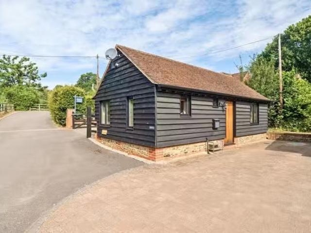 1 bedroom house for rent in Farnham Road Elstead GU8