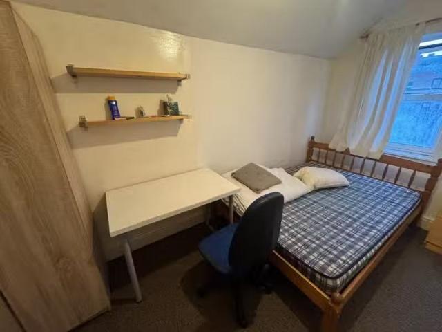 1 bedroom house for rent in Fashoda Road, Selly Park, West Mid.