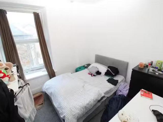 1 bedroom house for rent in FFFL Wood Road Treforest, Pontypri.