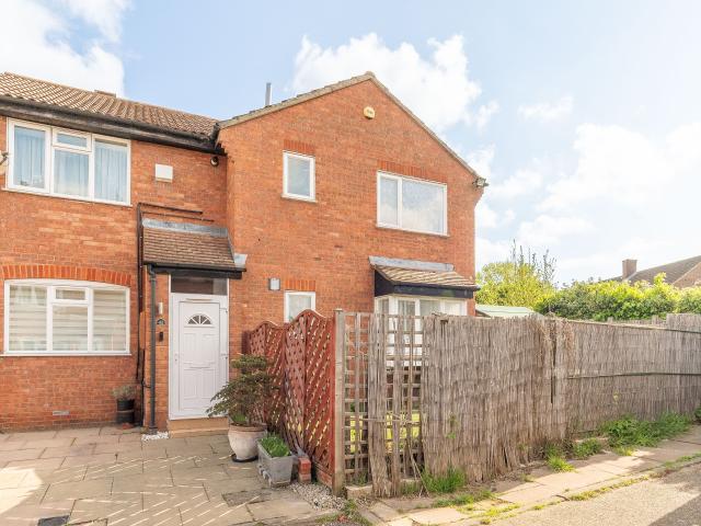1 Bedroom House for Rent in Firs Close | Foxtons