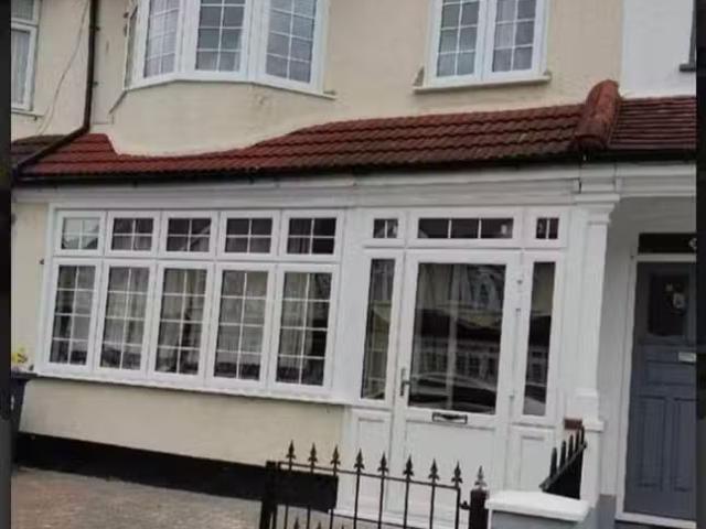 1 bedroom house for rent in Limpsfield Avenue, Thornton Heath.