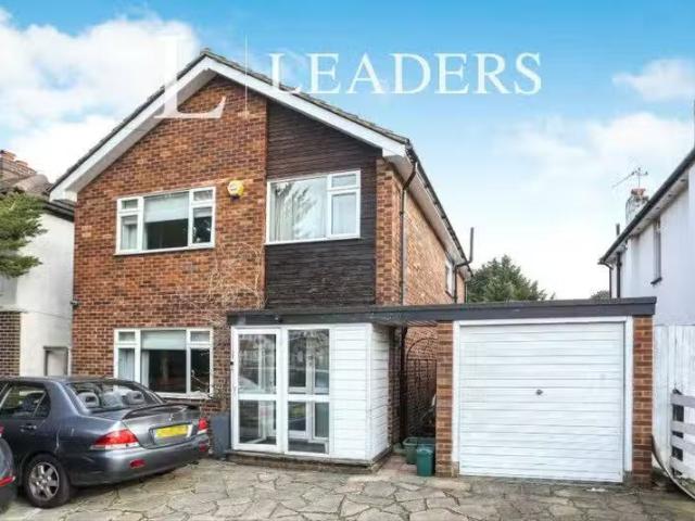 1 bedroom house for rent in Links Way, Beckenham, BR3