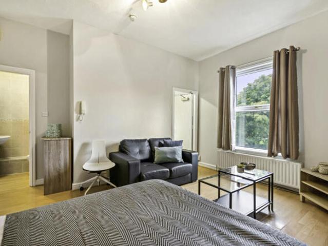 1 bedroom house for rent in MOOR VIEW, Leeds, LS6