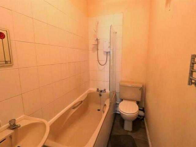 1 bedroom house for rent in Narborough Road, Leicester, LE3