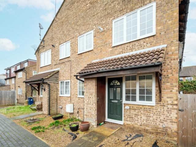 1 Bedroom House for Rent in Sawyers Lawn | Foxtons