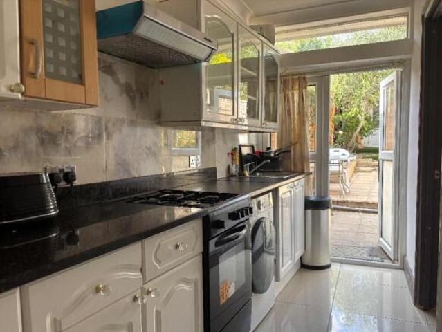 1 bedroom house share for rent in Selwyn Avenue, London, E4