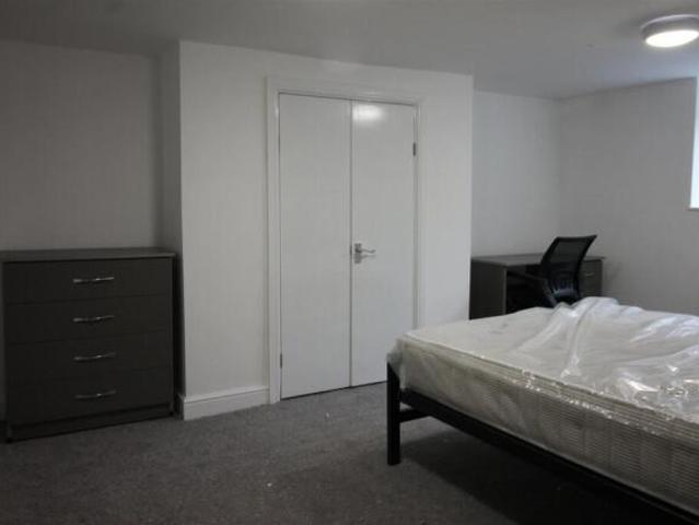 1 bedroom house for rent in St Johns Grove, Hyde Park, Leeds, LS6
