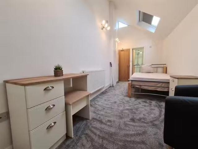 1 bedroom house for rent in Room 1, 48 Eachard Road, Cambridge.